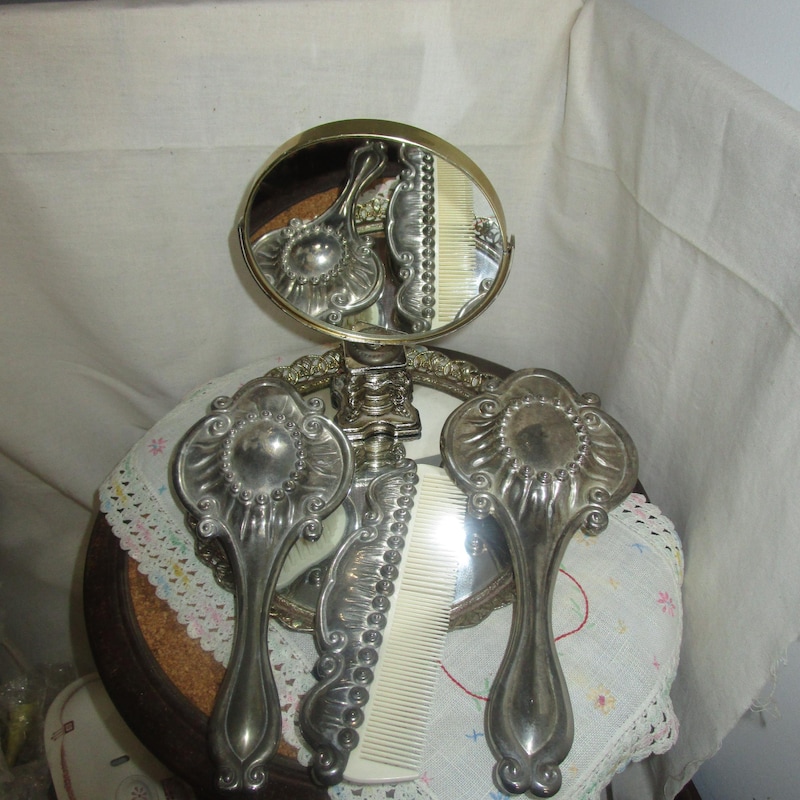 Antique Vanity Set - Etsy