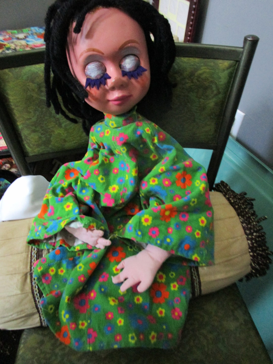 Big Eye Moving 70's Flower Hippie Girl Pelham Puppet - Etsy