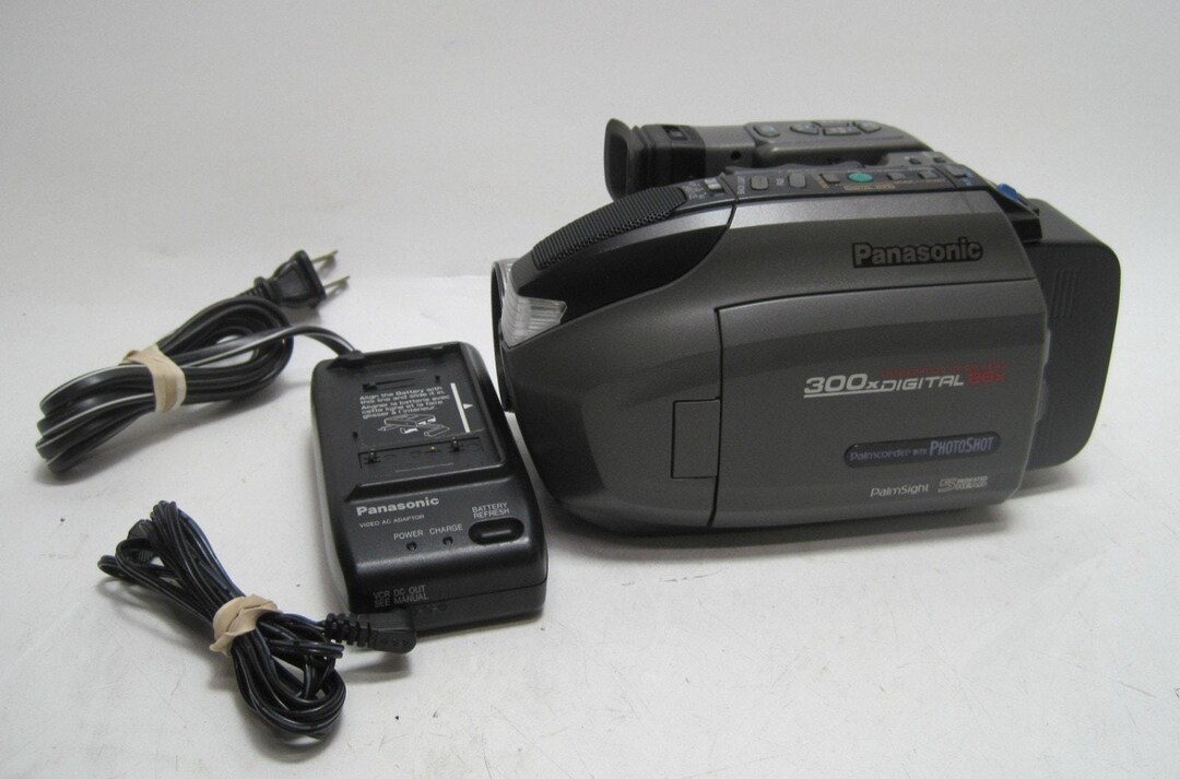 Panasonic PV-L780D Palmcorder VHS-C Camcorder W/battery & Charger ...