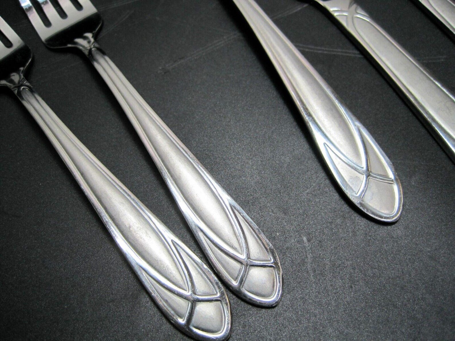 12 Pieces Pfaltzgraff MIRAGE FROST Stainless 18/0 Frosted Silverware ...
