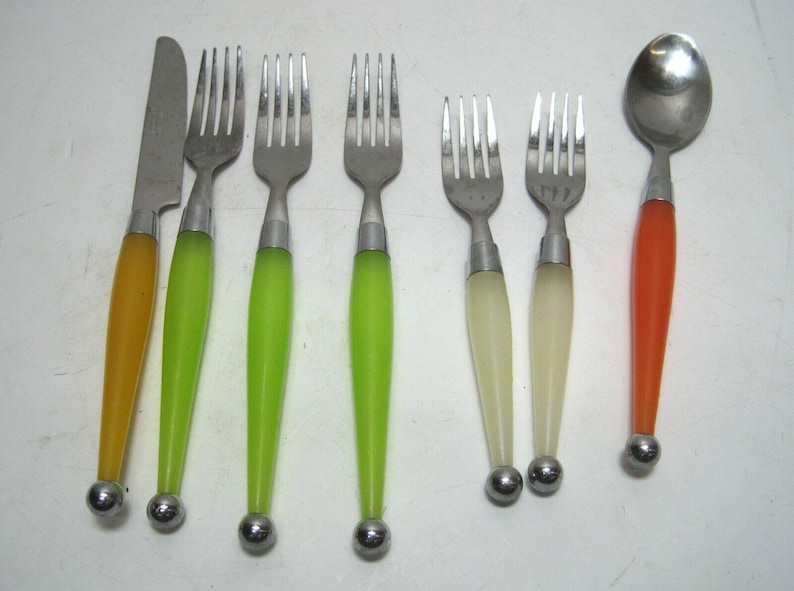 7 Pieces Cambridge Carnival Multi Flatware Stainless Colored Plastic ...