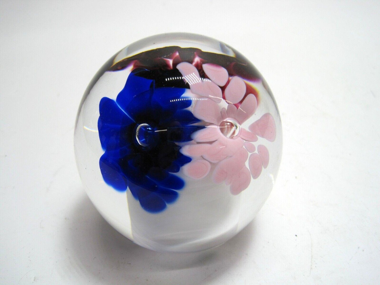 Larson Crystal Blown Glass Paperweight 4 Inch Made in USA Flowers Trio ...