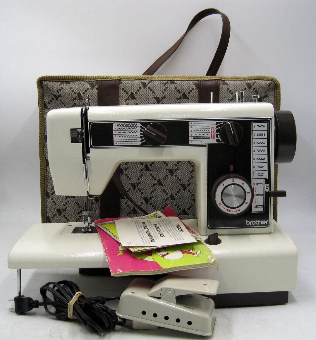 Brother VX 560 VX560 Sewing Machine With Footpedal and Case Just ...