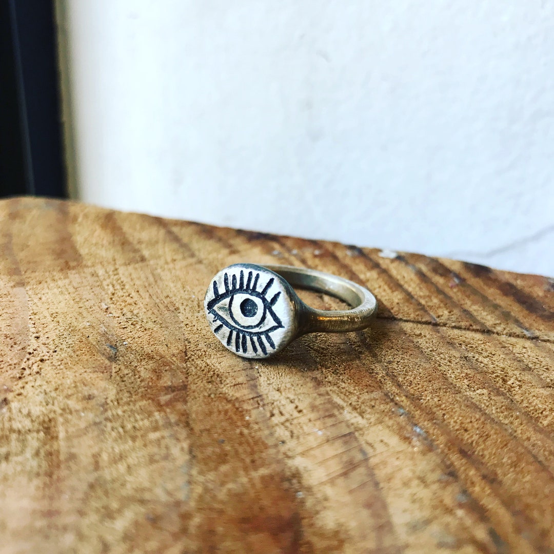 Eye Signet Ring in Silver - Etsy