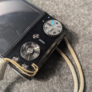 Samsung PL150 Dual Screen Digital Camera: 12MP Compact Point & Shoot ...