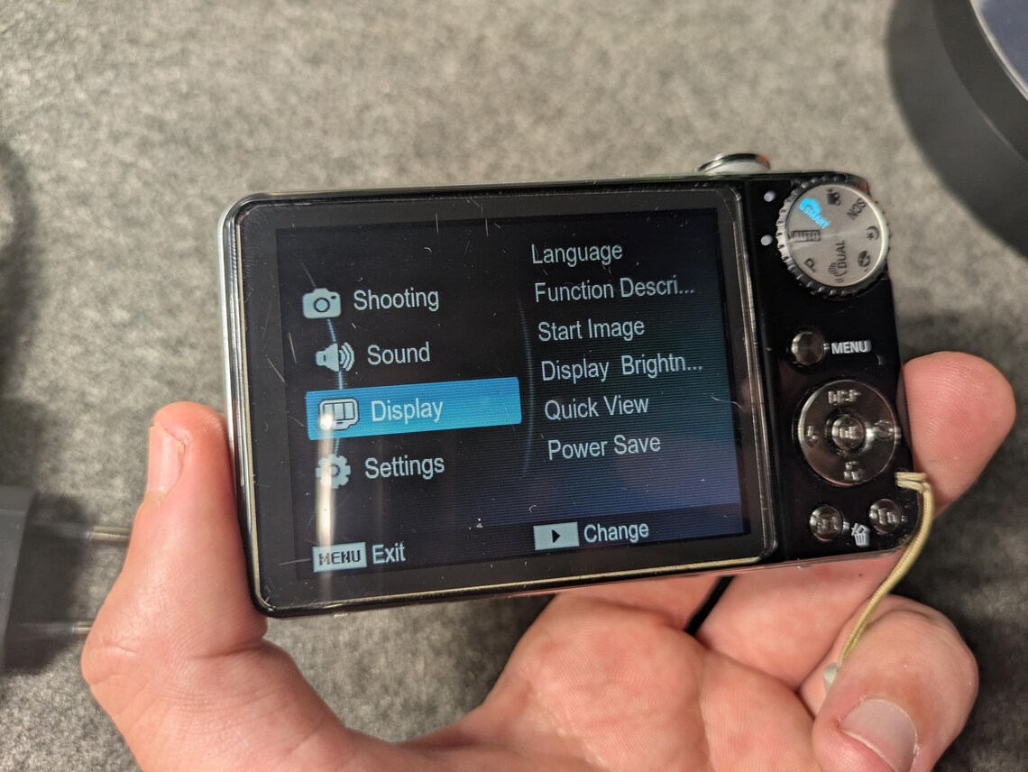 Samsung PL150 Dual Screen Digital Camera: 12MP Compact Point & Shoot ...
