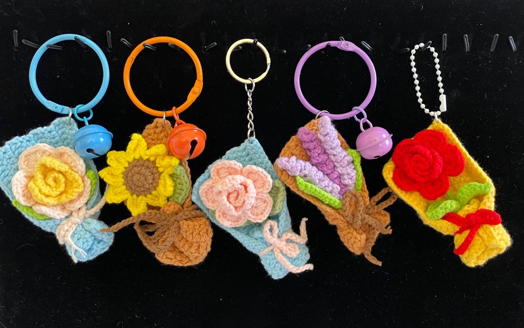 Crochet Flower Bouquet Keychain – Handmade Mini Charm - Etsy