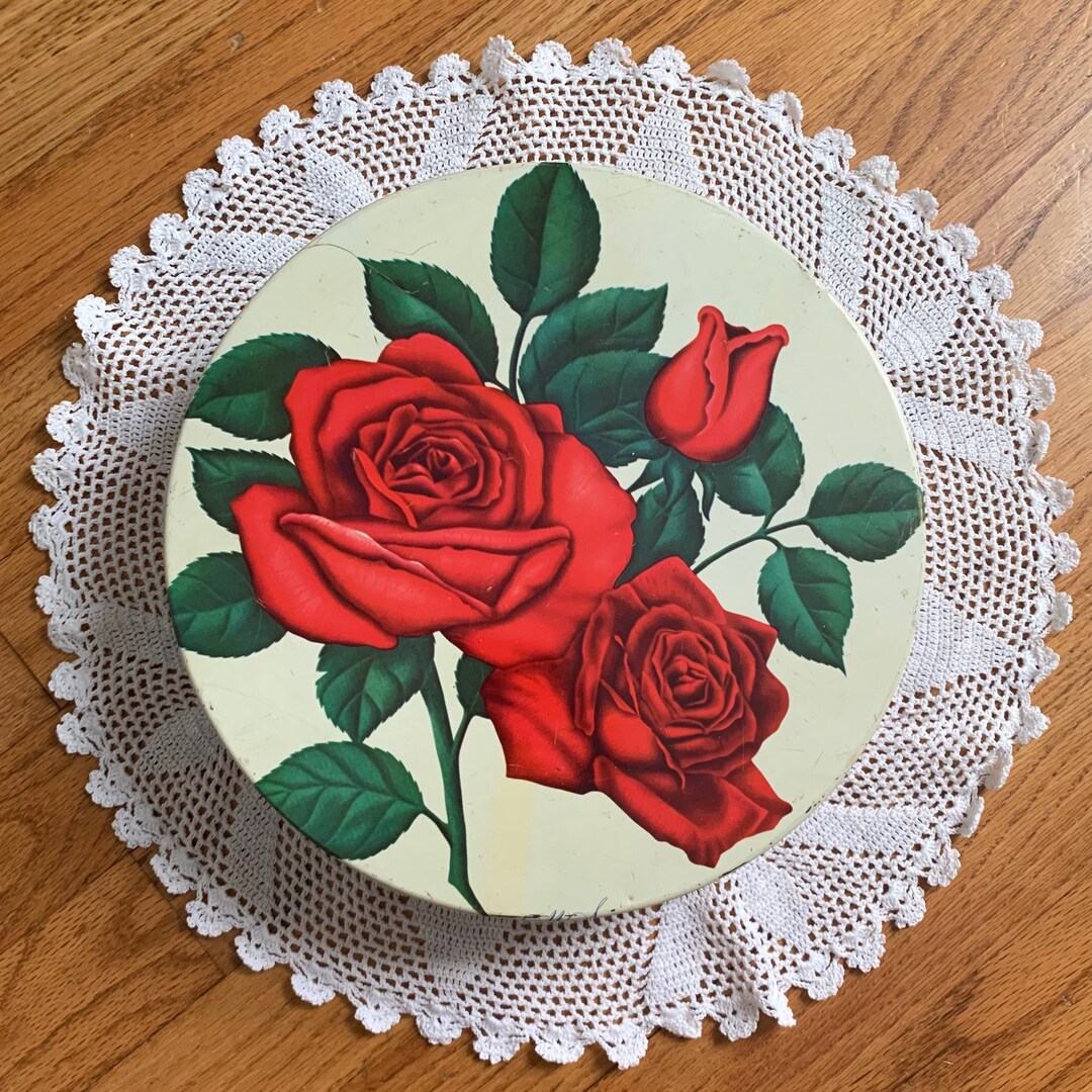Vintage 1940s Red Roses Mrs. Stevens Chocolates Tin - Craft & Sewing ...