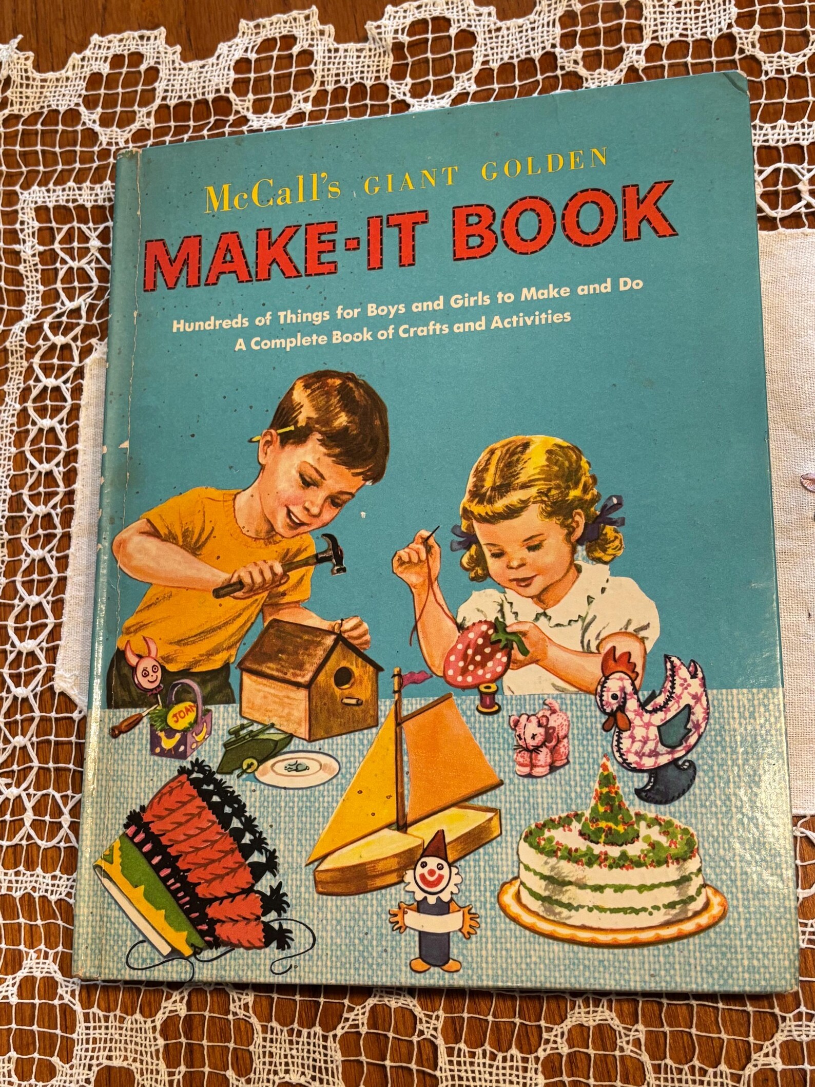 Mccall's Giant Golden Make-it-book 1968 | Vintage Craft and Activity ...