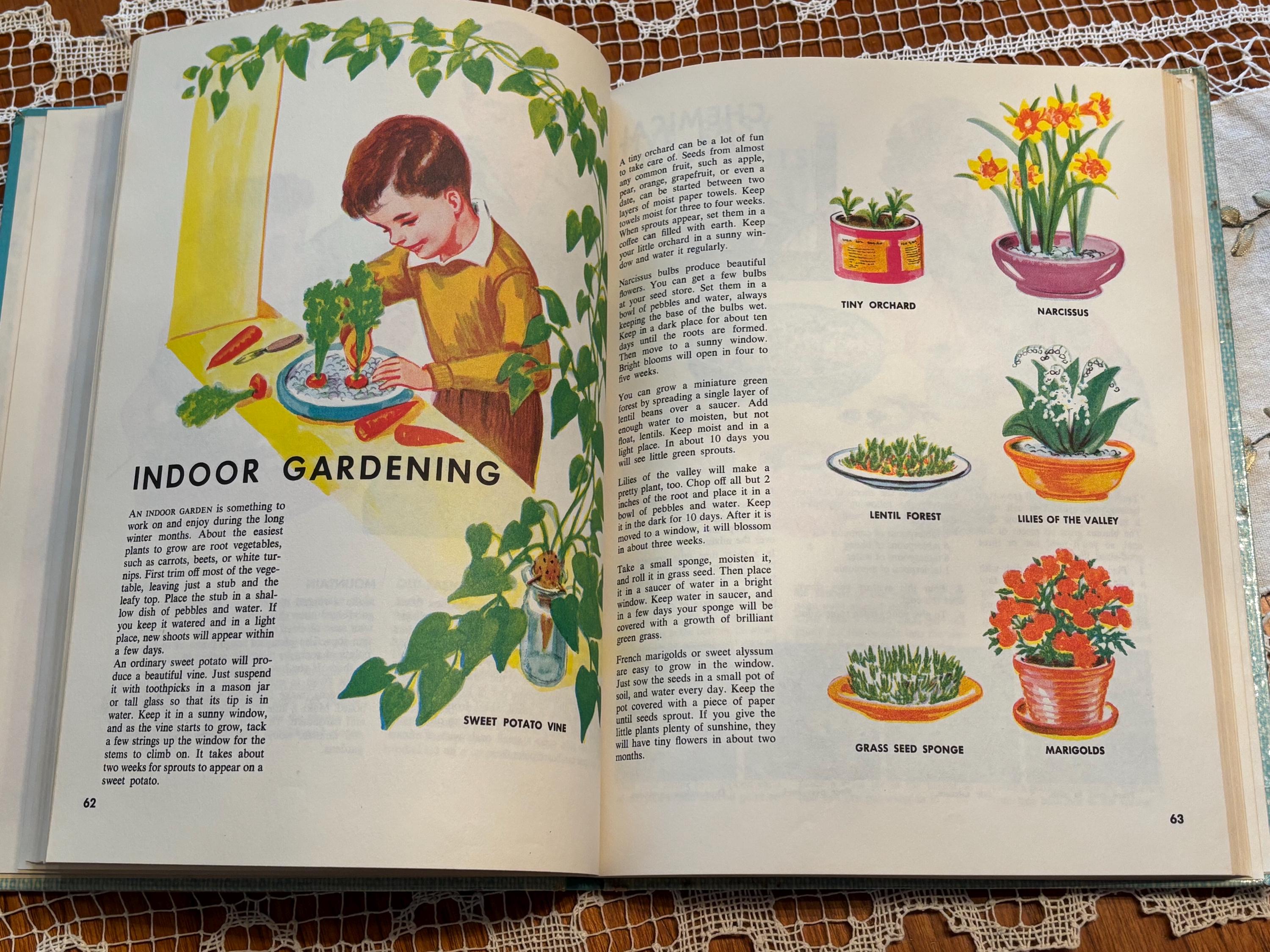 Mccall's Giant Golden Make-it-book 1968 | Vintage Craft and Activity ...