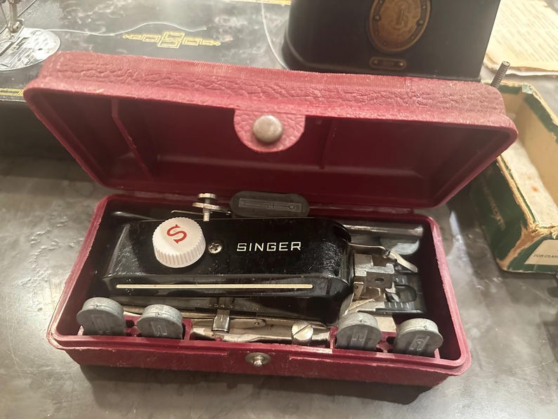 Vintage Singer Sewing Machine. Model 301. Case and Accessories Included ...