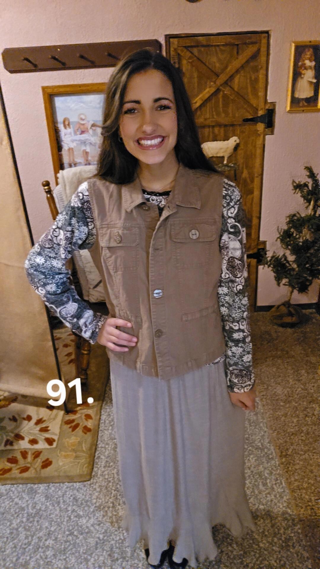 91. This Earth Toned Outfit is Super Cute. Comes With Blouse, Skirt ...