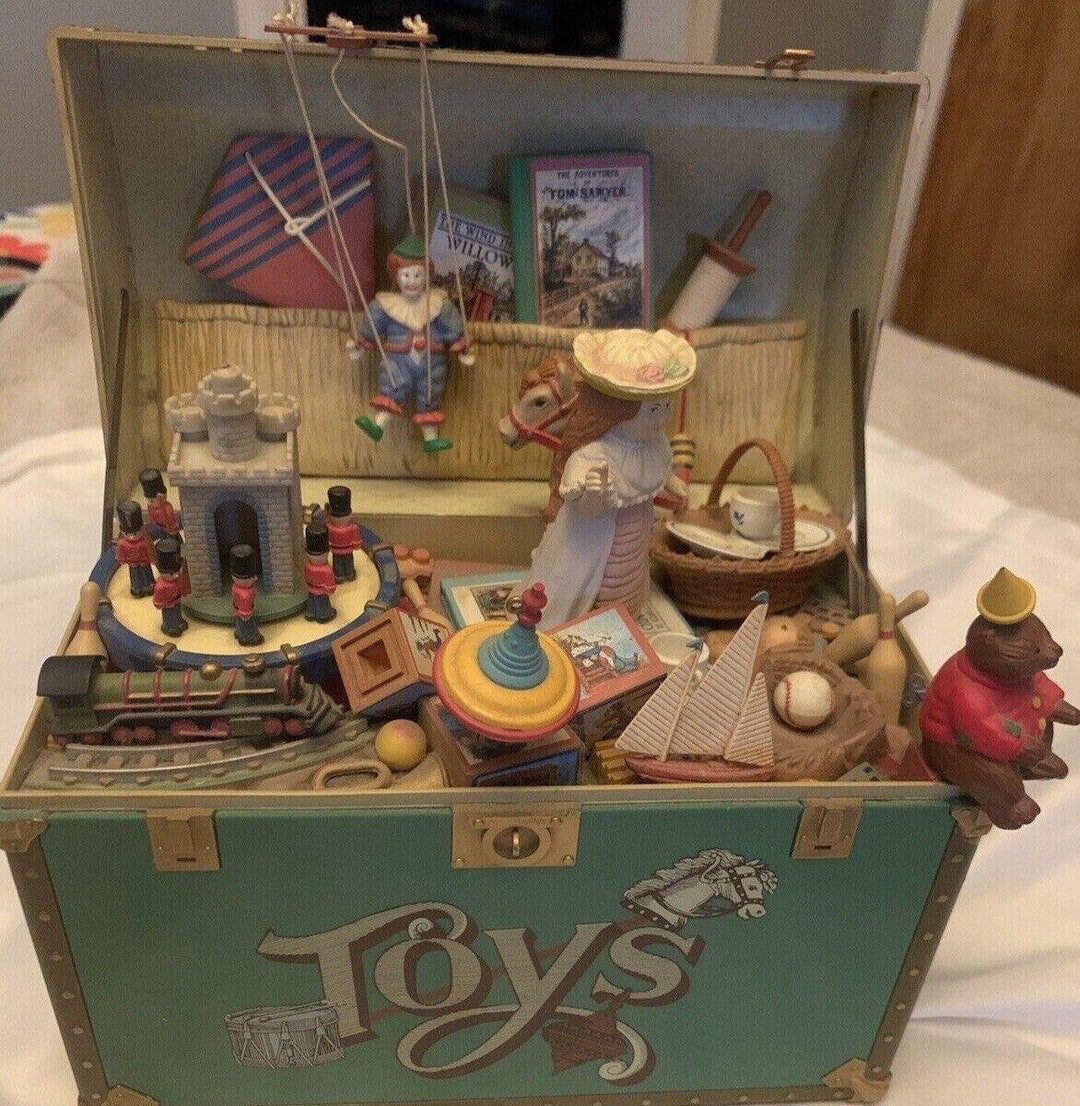 Vintage ENESCO 1986 Music Box "toy Symphony" Treasure Chest of Toys ...