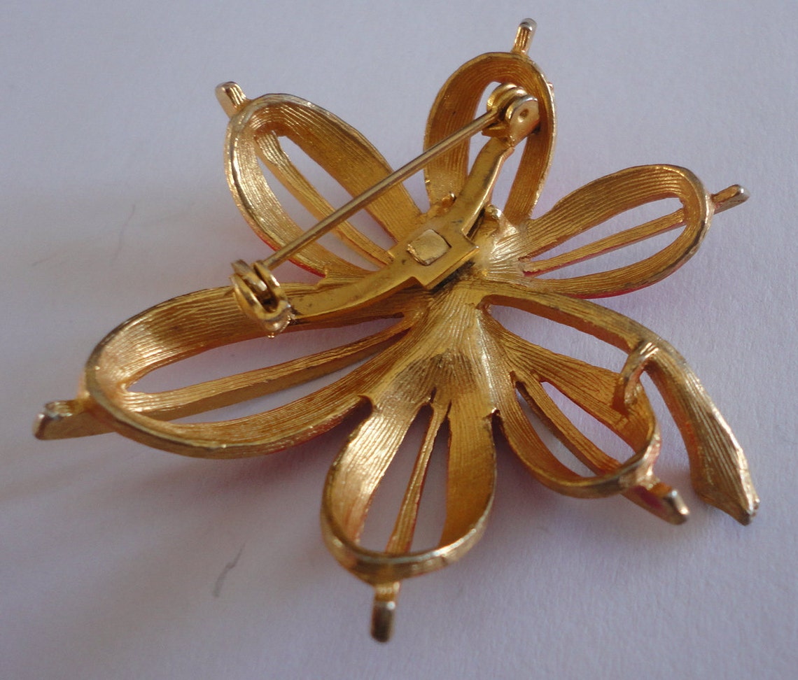 60s Red Enamel Metal Flower Brooch Vintage - Etsy Canada