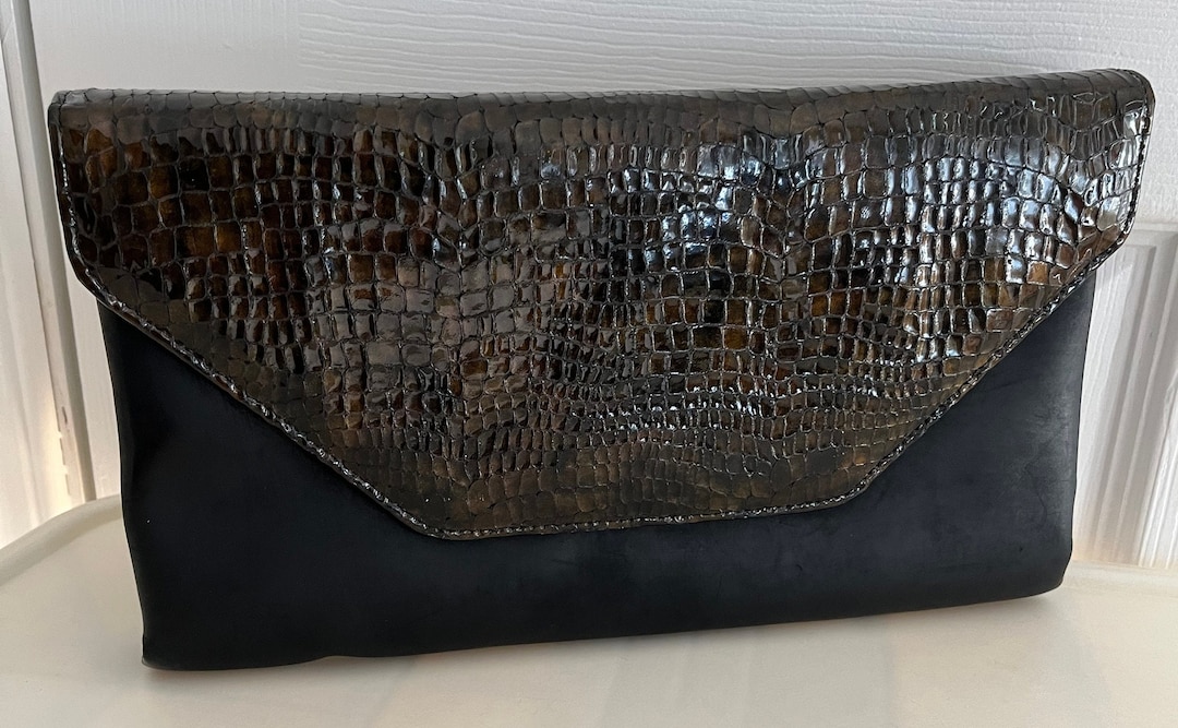 70s Black Mate Finish/ Faux Snakeskin Leather Clutch Purse Naturalizer ...