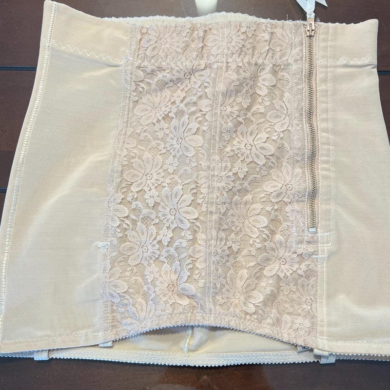 Louis Girdles - Etsy Canada