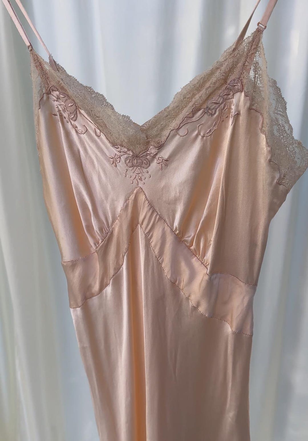 Vestido de seda francesa vintage de la década de 1920 de Maison ...