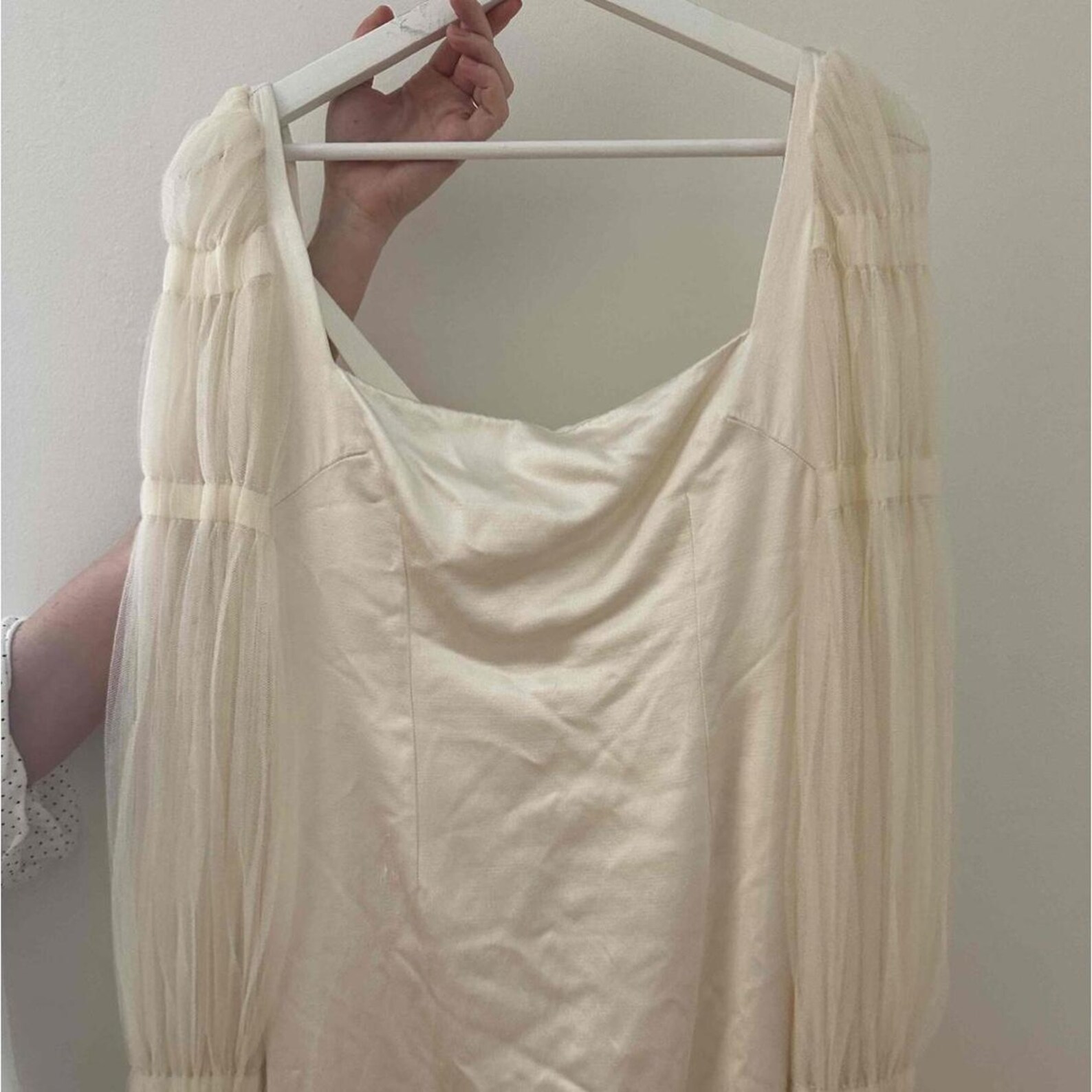 Pre-loved Danielle Frankel Ruby Gown Silk Wool Satin Square Neckline Wedding Dress With Train ...