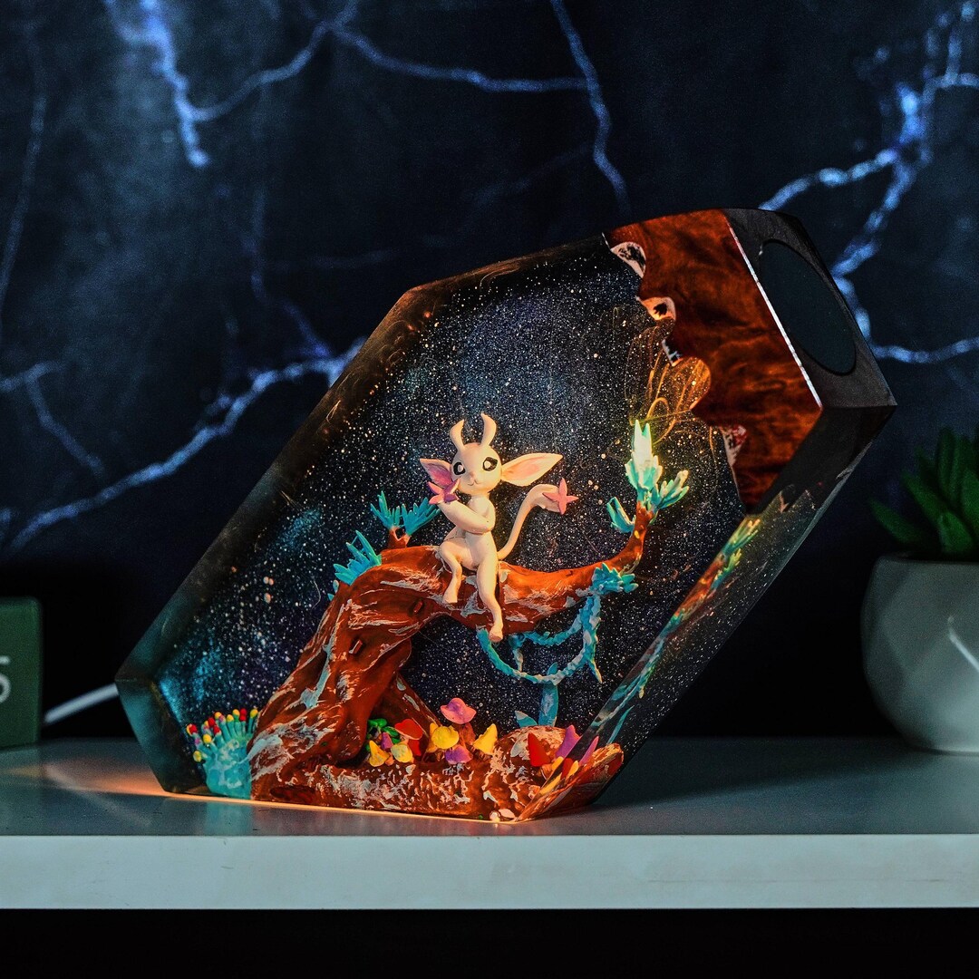 Diorama O.ri and the Bl.ind Forest Resin Lamp, Handmade Epoxy Wood ...