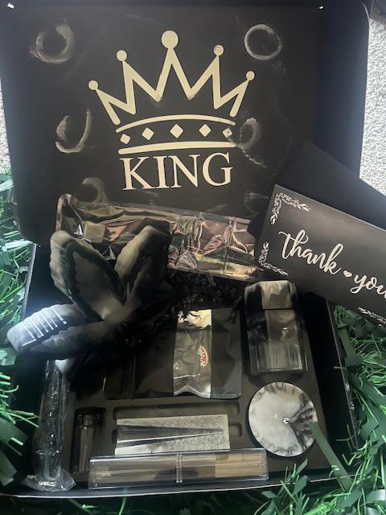 King One-of-a-kind Smoke Box With Accessories ALL HANDMADE munchies ...