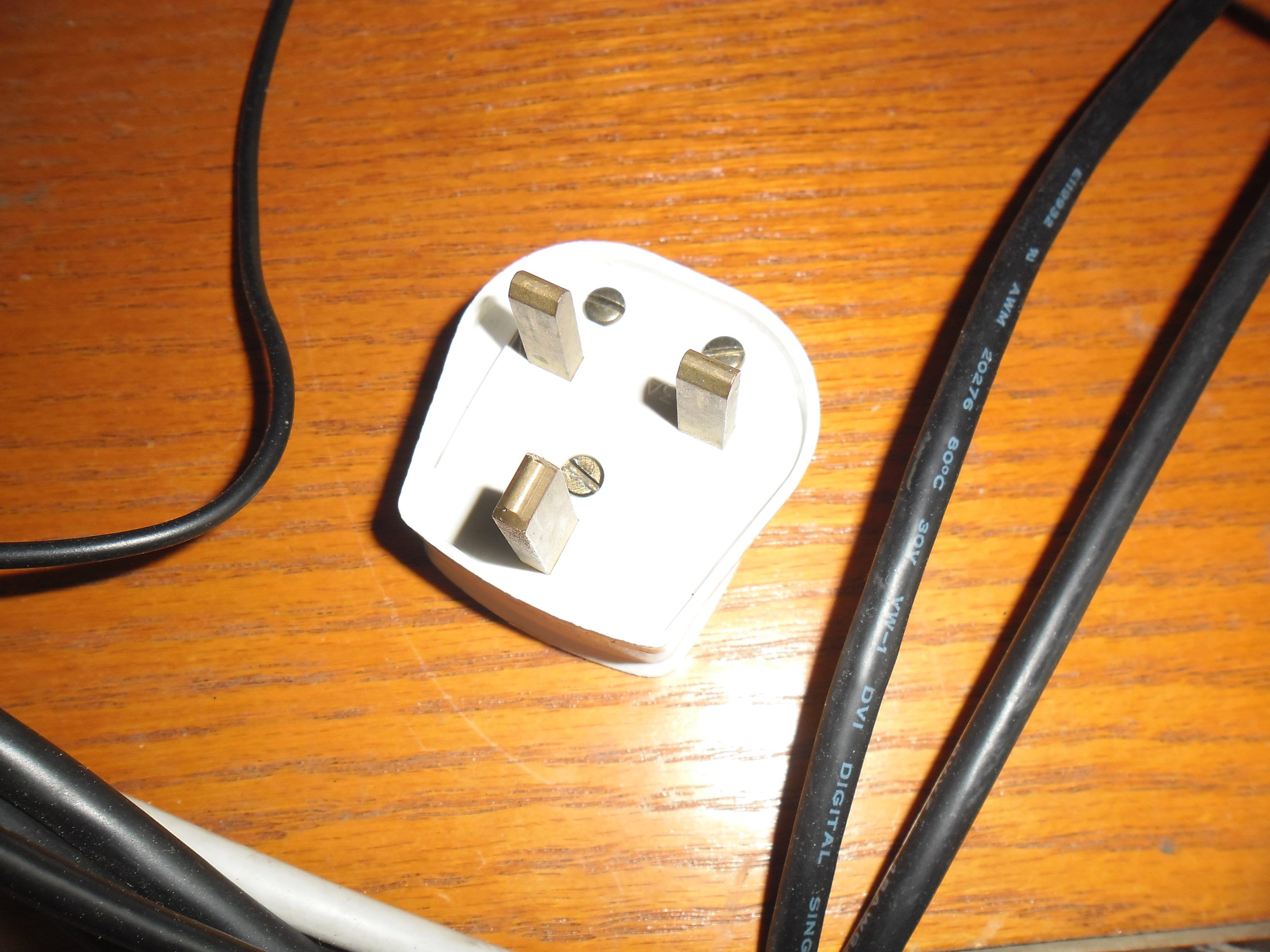 British 3-prong Electric Plug originally From Singer 222K - Etsy