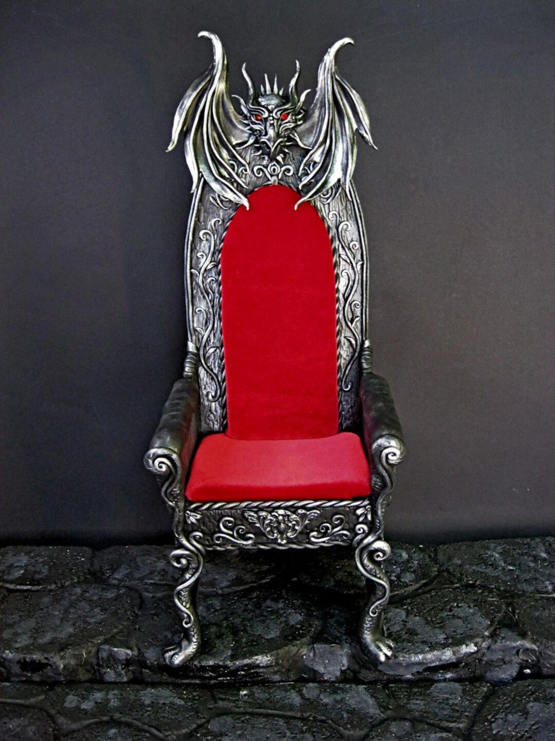 Fantasy Royal Throne — the Perfect Accent for Your BJD Doll Collection ...