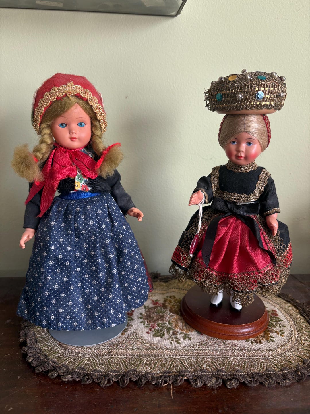 Darling German Costume Dolls Two Sisters 9 Inch Trachten-puppen Black ...