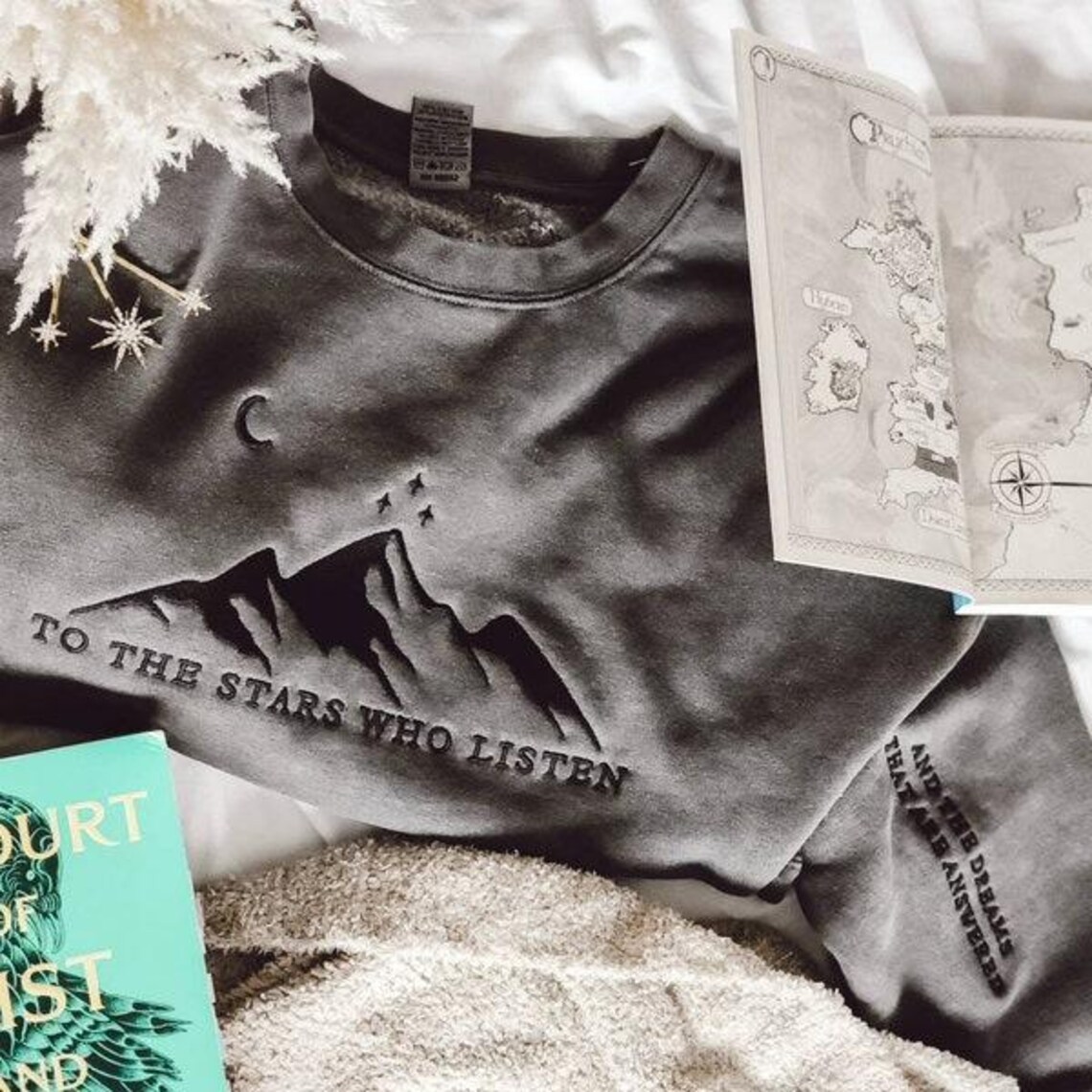 Acotar Embroidered Sweatshirt, the Night Court Sweater, Velaris ...