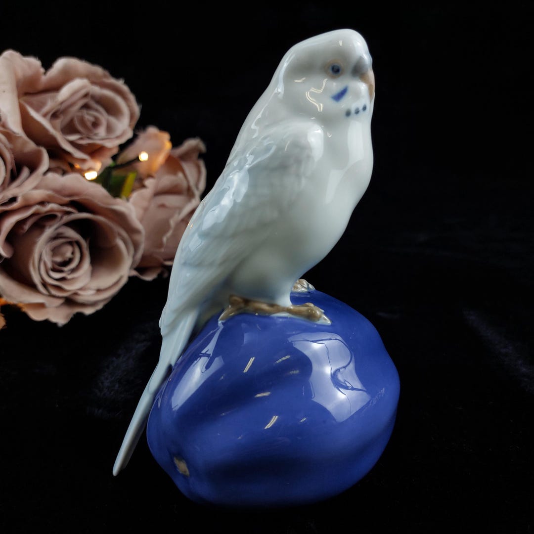 Royal Copenhagen 'budgie' #4682 - Porcelain Figurine (made in Denmark ...