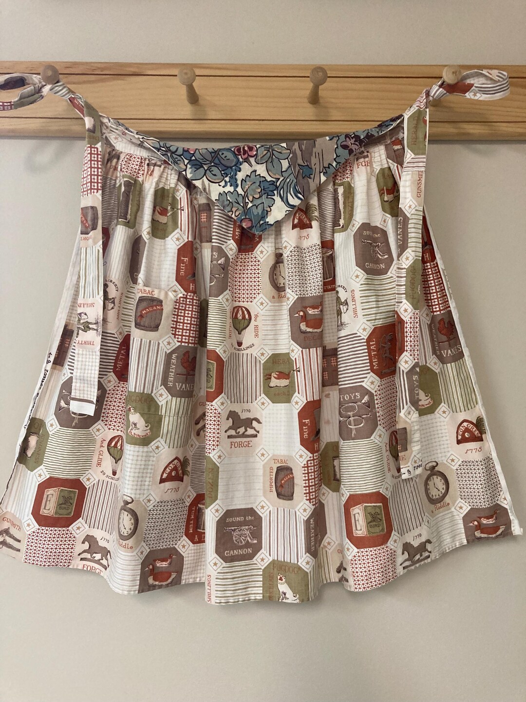 Americana Print Kitchen Apron, Vintage Brown & White Half Apron ...