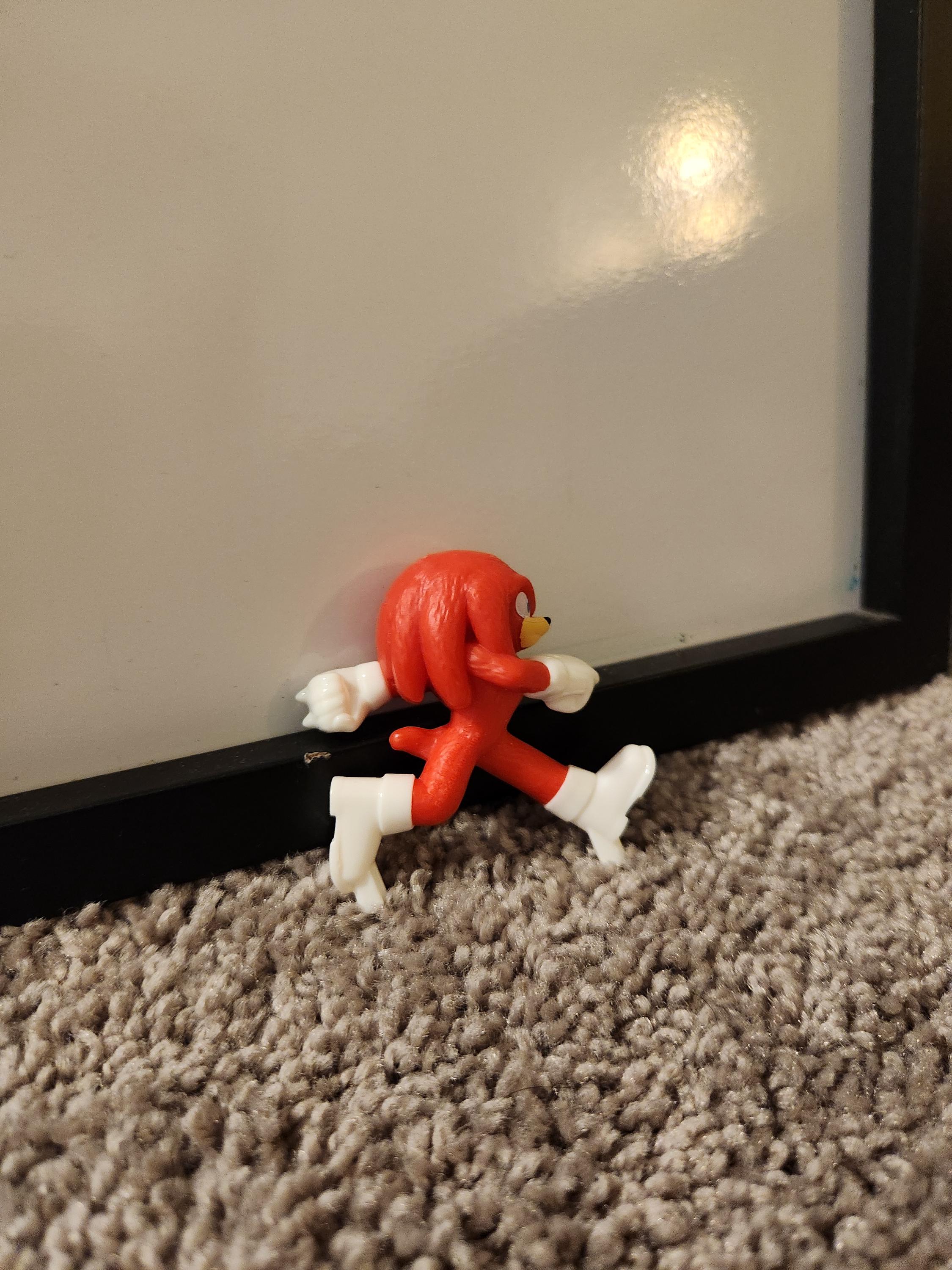 Sonic the Hedgehog “knuckles” Figures Running Action Cake Topper 2.5 ...