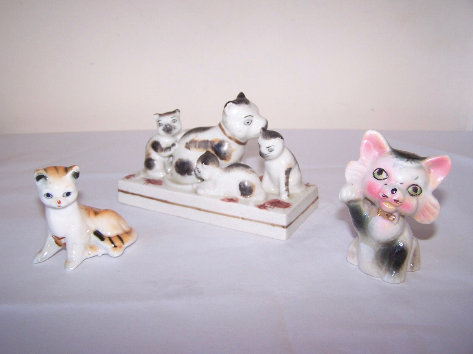 Waving Cat Figurine Small Pottery Cat Made in Japan 3 Inch | Etsy