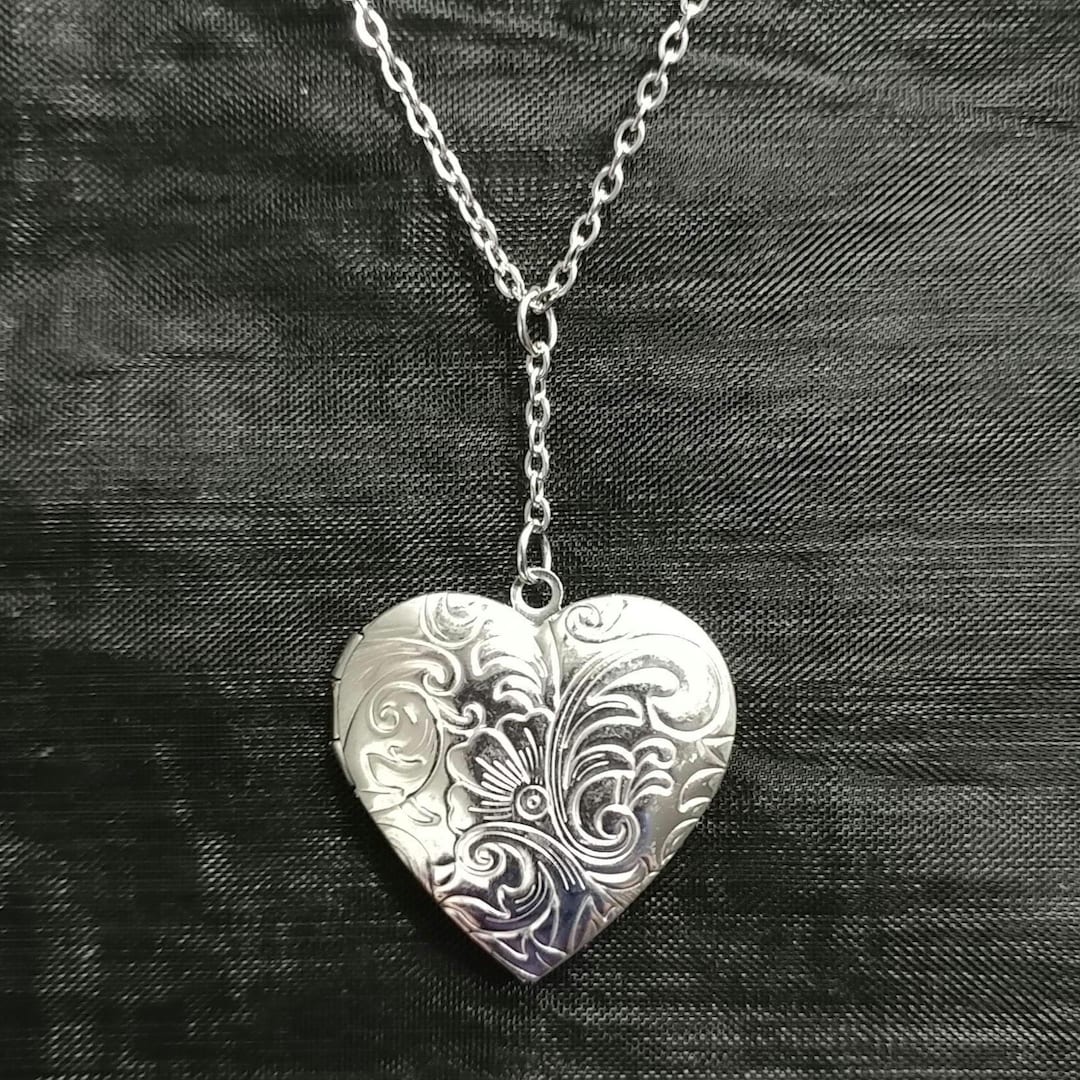 Nosferatu Ellen Hutter Heart Locket Heart Locket Necklace Non-tarnish ...