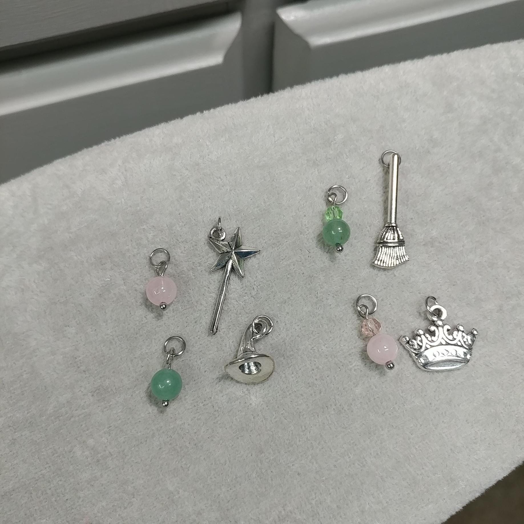 Wicked Charms Glinda Rose Quartz Wand Charm Elphaba Aventurine Hat ...