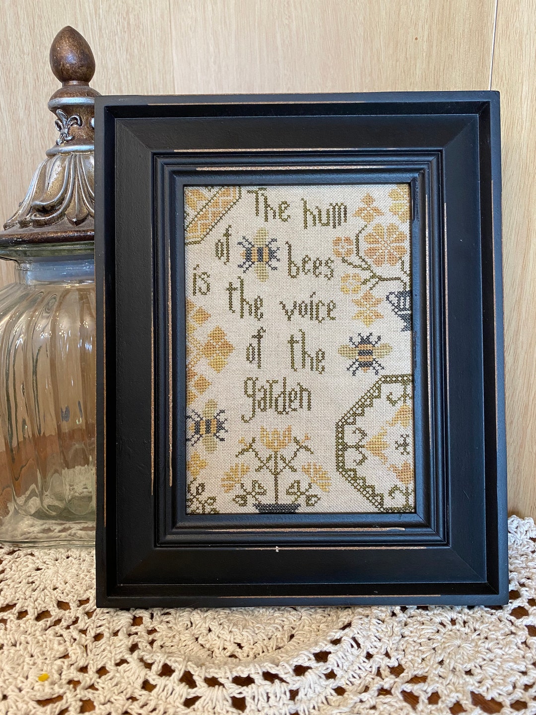 Quaker Bees Cross Stitch Pattern: Garden Sampler (PDF) - Etsy