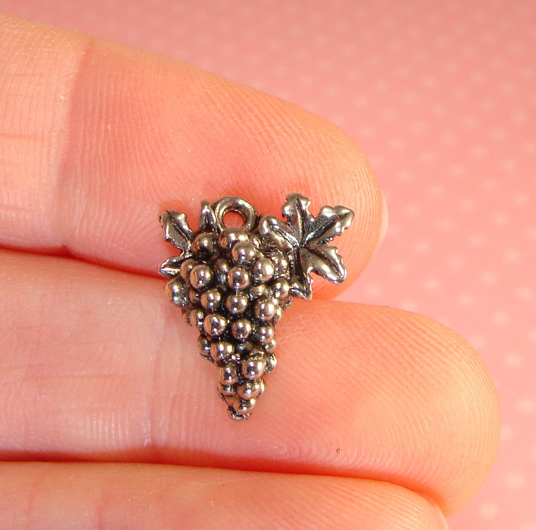 6 Grape Cluster Charms With Leaves Silver Pewter USA Made (30996) 3D ...
