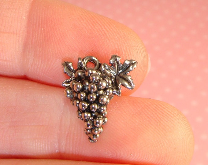 6 Grape Cluster Charms With Leaves Silver Pewter USA Made (30996) 3D ...