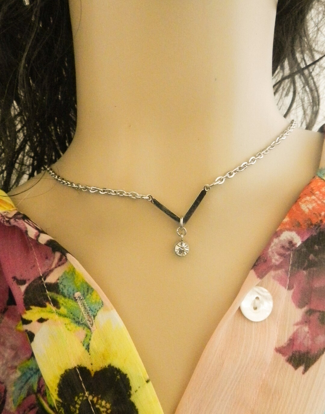 V Shaped Necklace With Simple Pendant Crystal Rhinestone Charm Drop ...