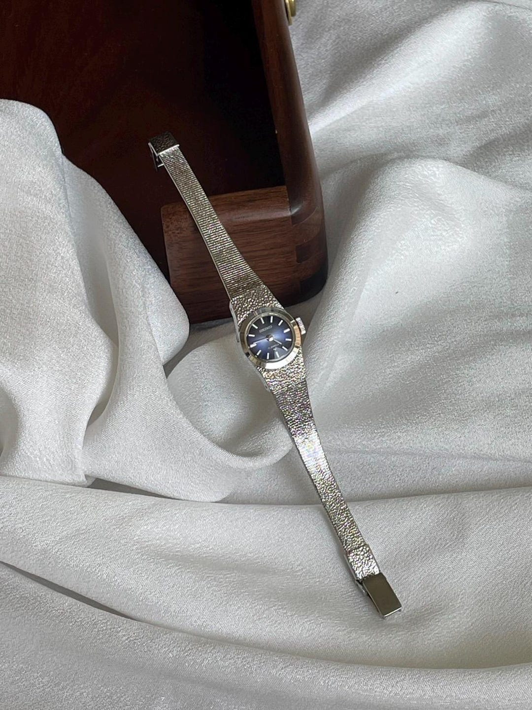 Vintage Seiko Ladies Watch: Blue Face, White Gold Plated, 17 Jewels - Etsy