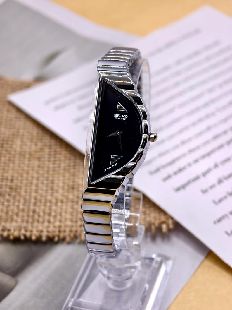 Vintage 1990s Seiko Half Moon Ladies Quartz Watch Black Dial ...
