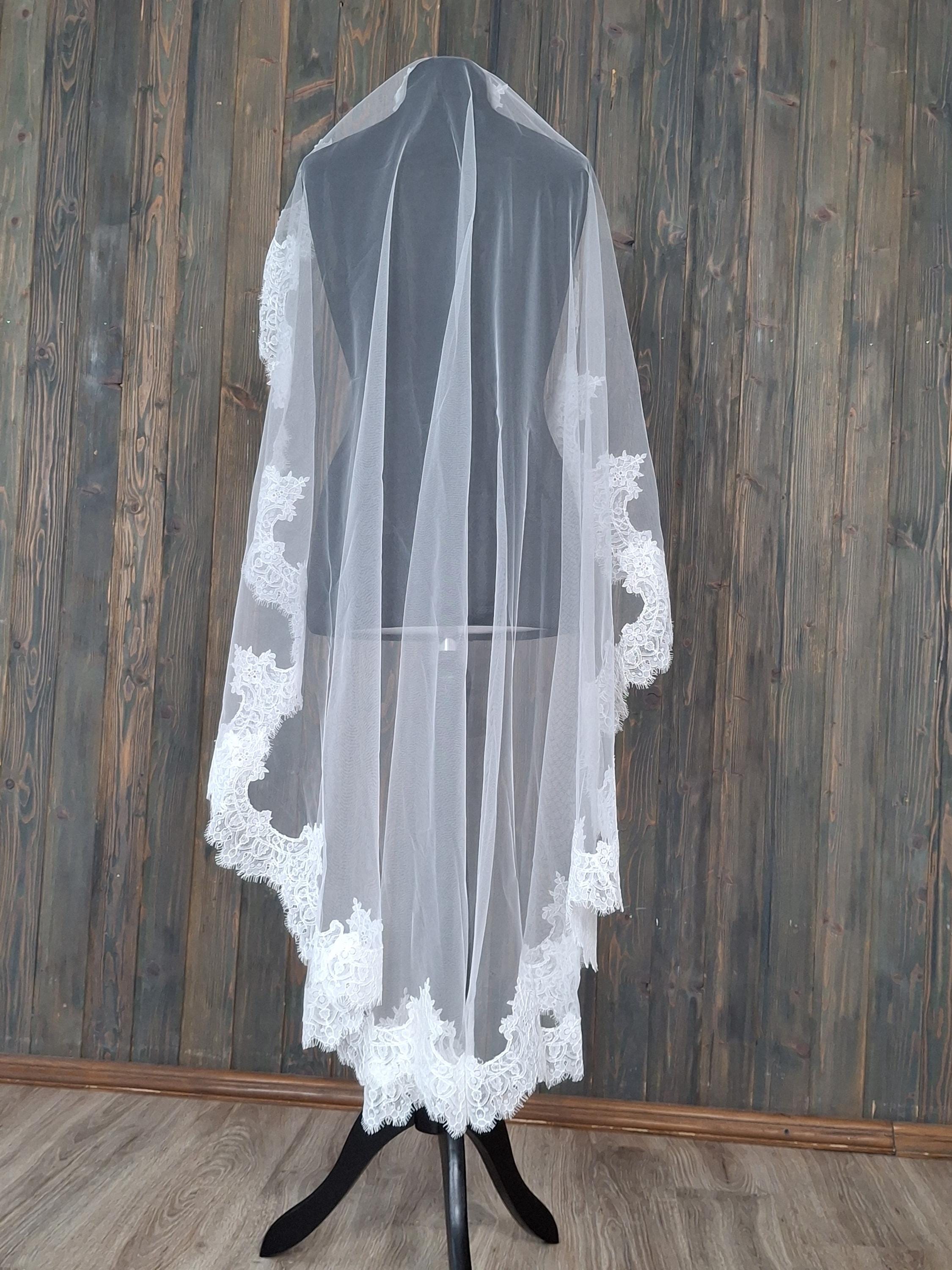 Lace Mantilla Veil Short Bridal Fingertip Veil Chantilly Lace Veil Knee ...