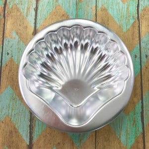 CLAMSHELL Bath Bomb & Baking Mold Set, Large (4") and Small ( 2 1/4 ...