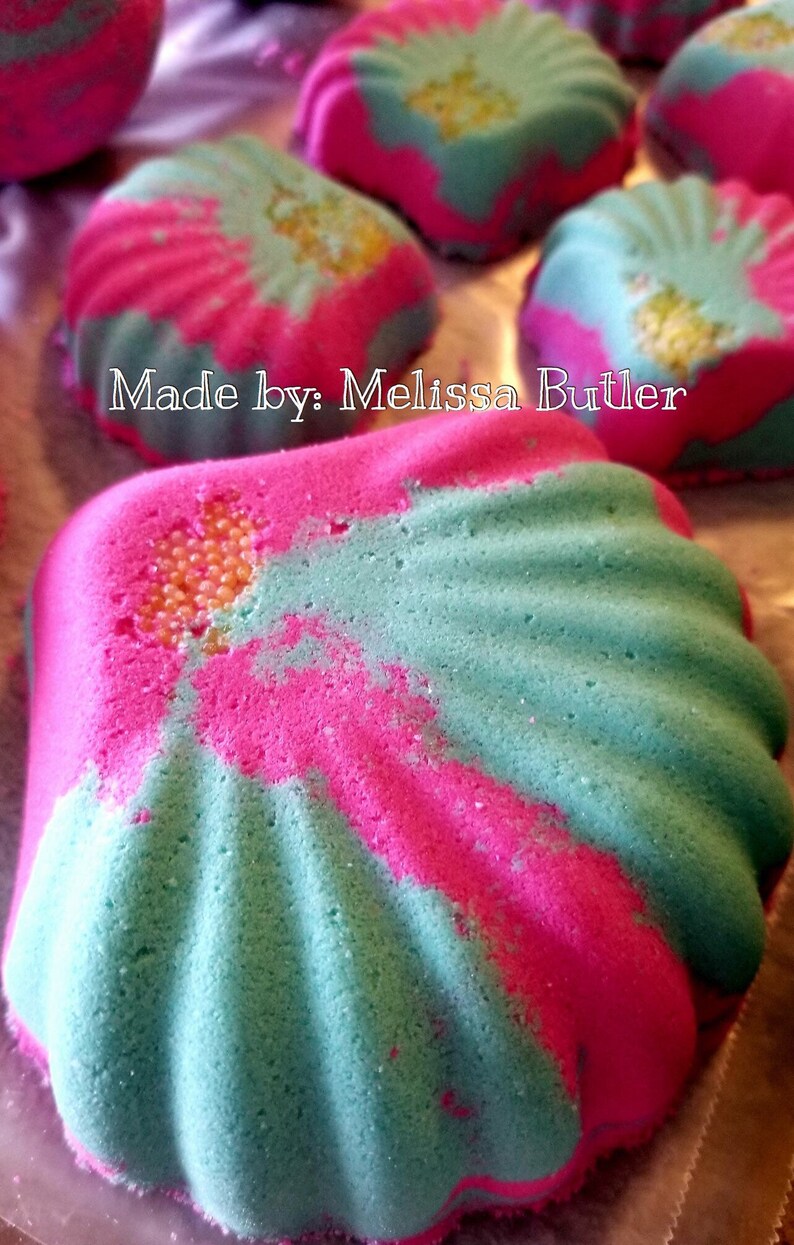 CLAMSHELL Bath Bomb & Baking Mold Set, Large (4") and Small ( 2 1/4 ...