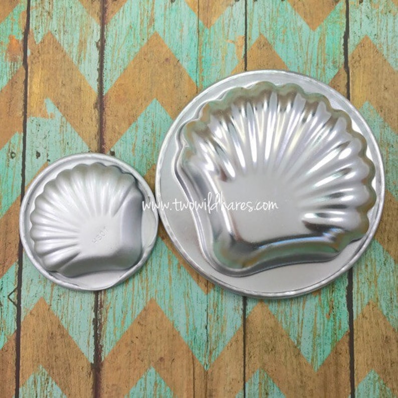 CLAMSHELL Bath Bomb & Baking Mold Set, Large (4") and Small ( 2 1/4 ...