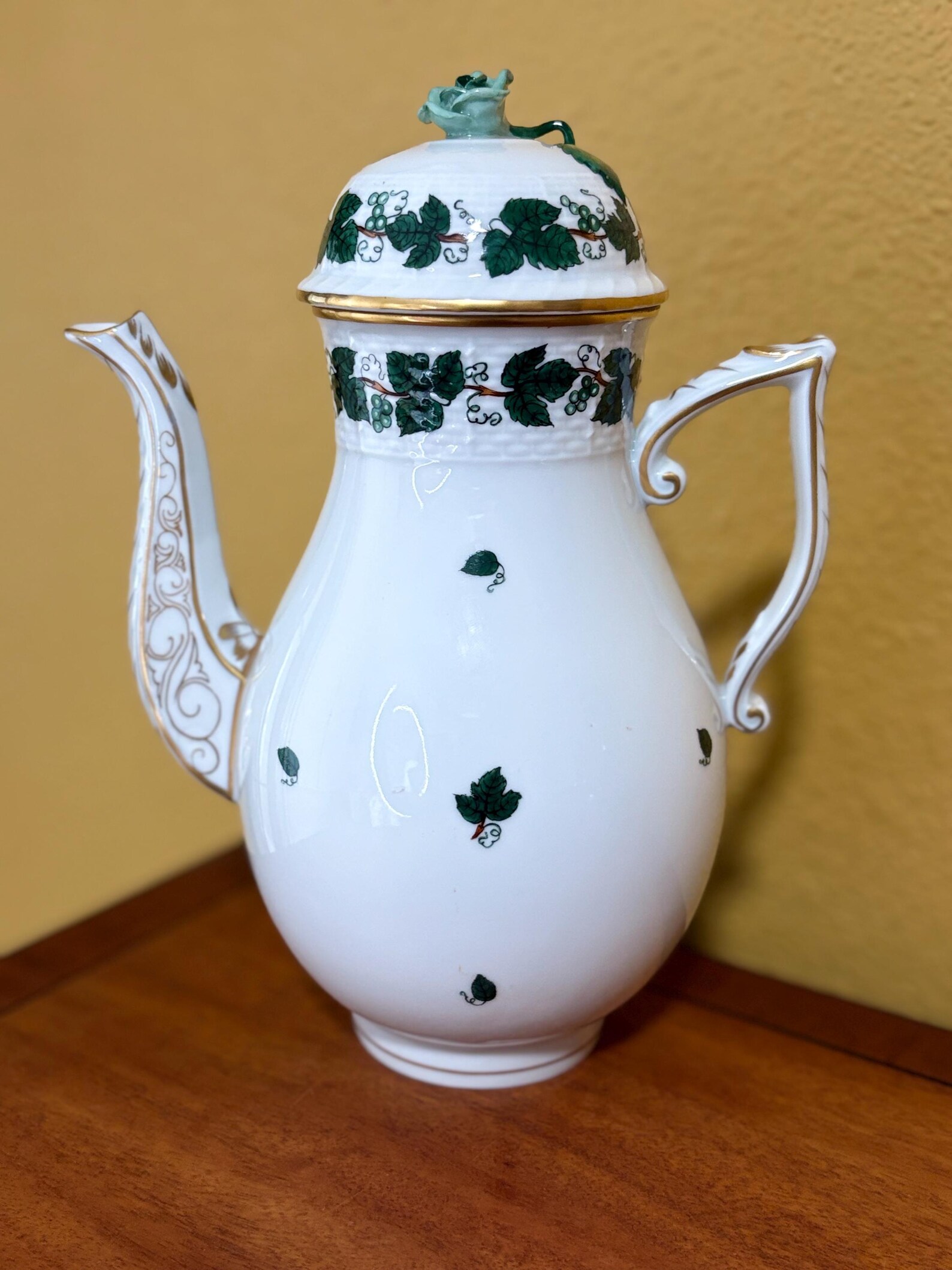 Herend Green Grape & Leaf Vine Tea Service for Six People in Porcelain ...