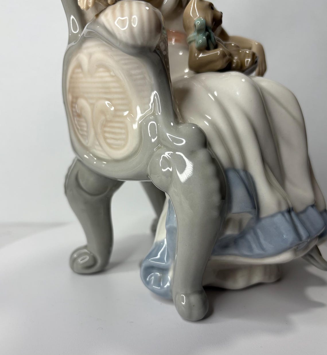 Tengra Porcelain Seated Woman Figurine With Dog - Etsy