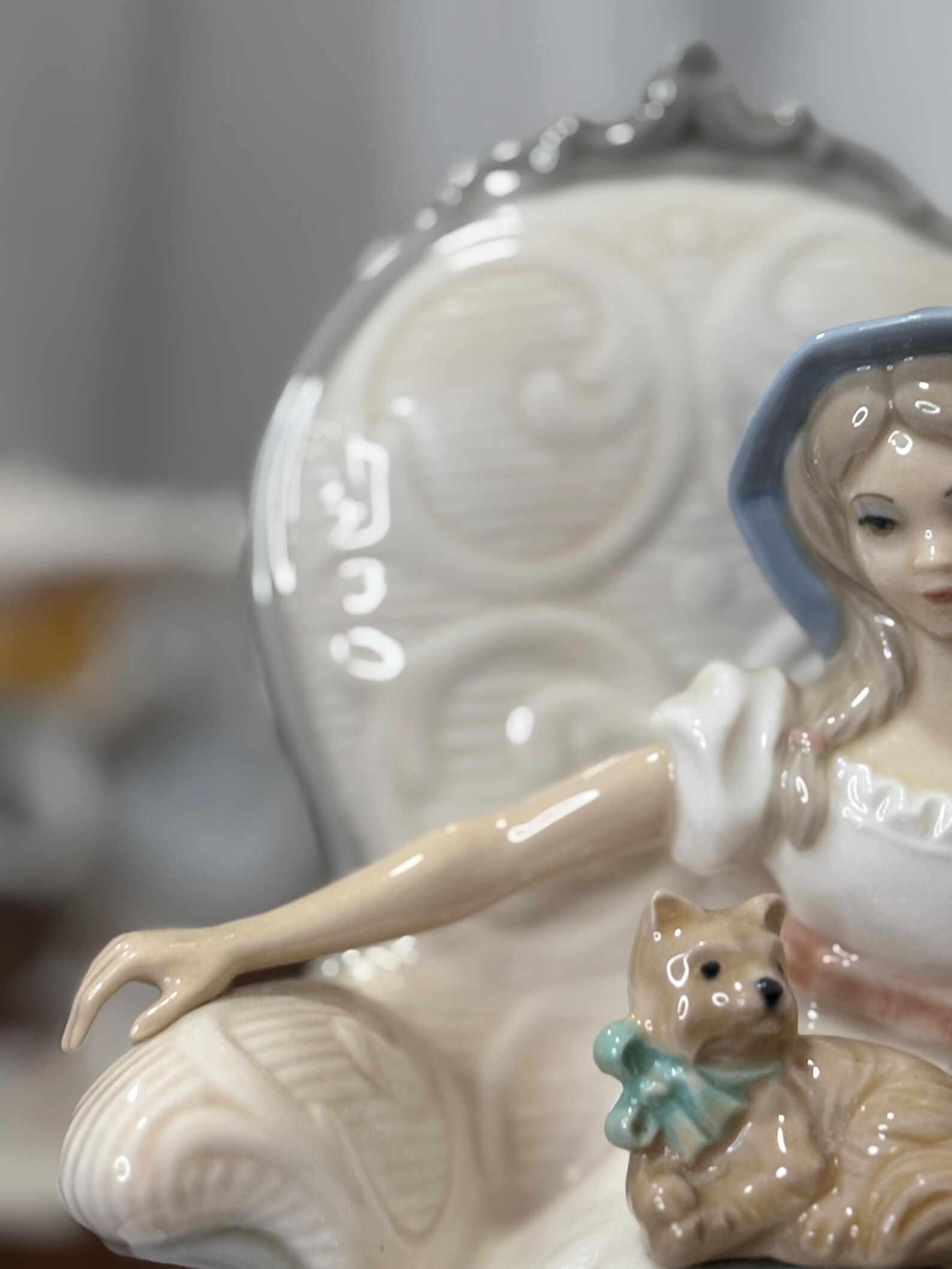 Tengra Porcelain Seated Woman Figurine With Dog - Etsy