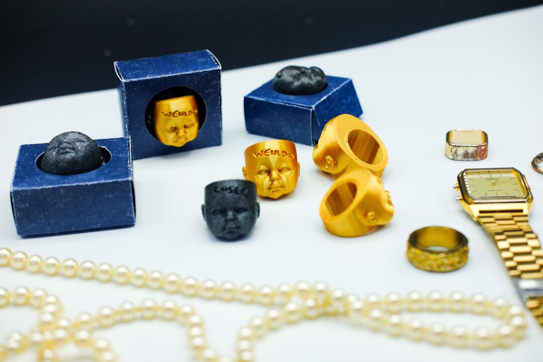 3d-printed/ Necklace: Weirdo/loser - Etsy
