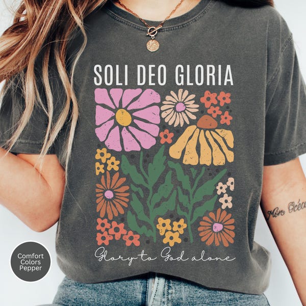 Gloria Tshirt - Etsy