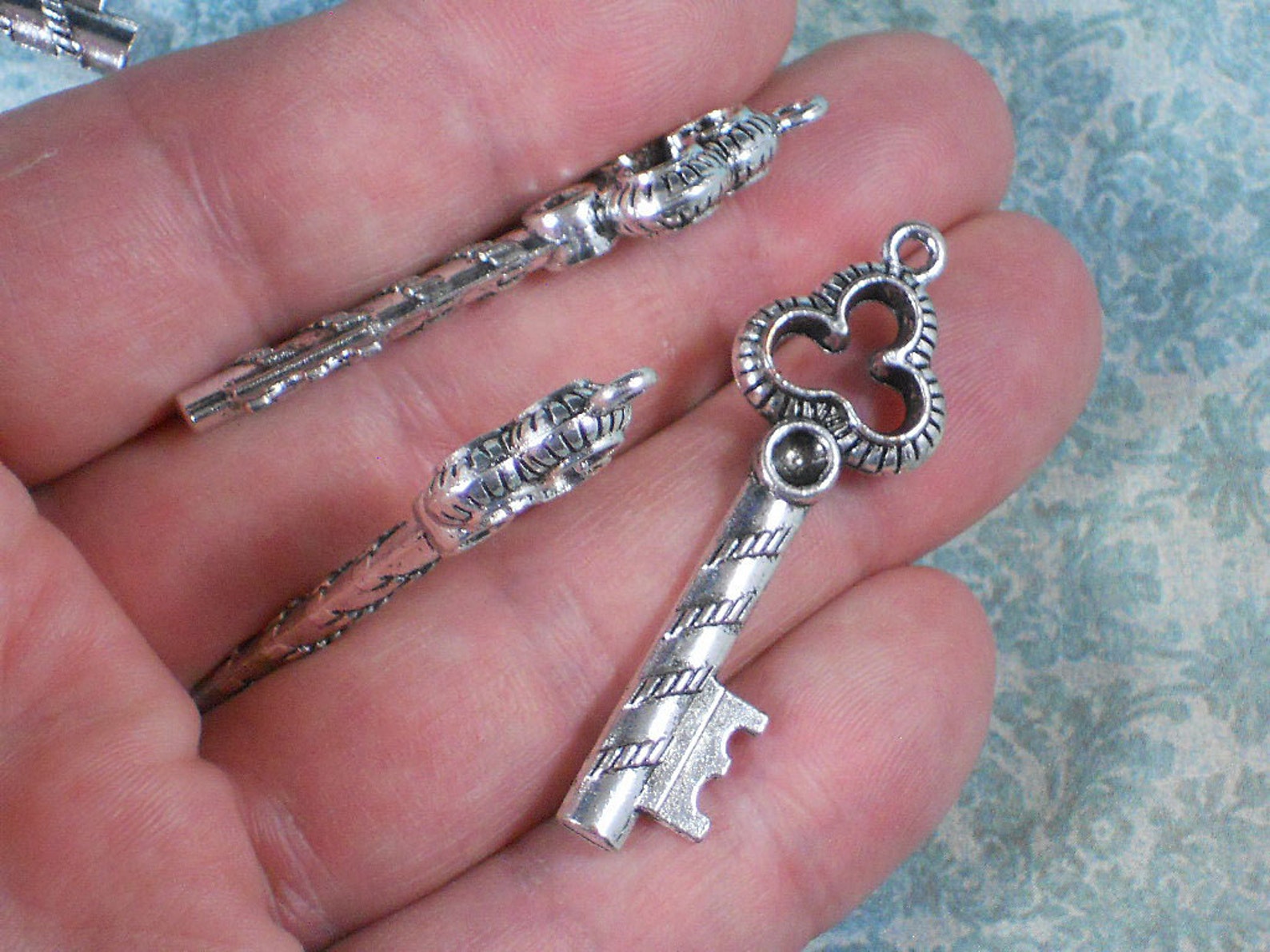 Bulk 15 Keys Fancy Silver Tone Clover 2 Long Skeleton - Etsy
